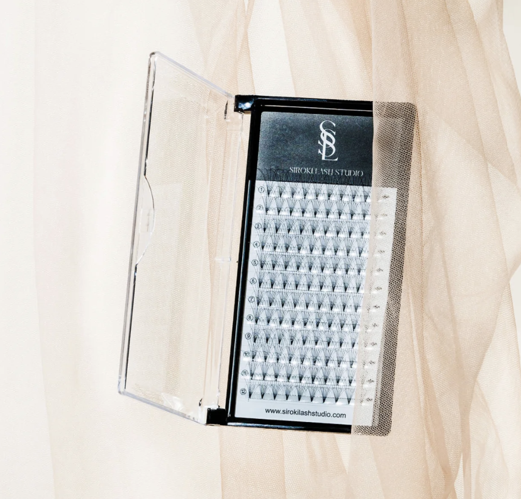 Lash Training: Pro-made vs. Pre-made Fans - Showit Blog