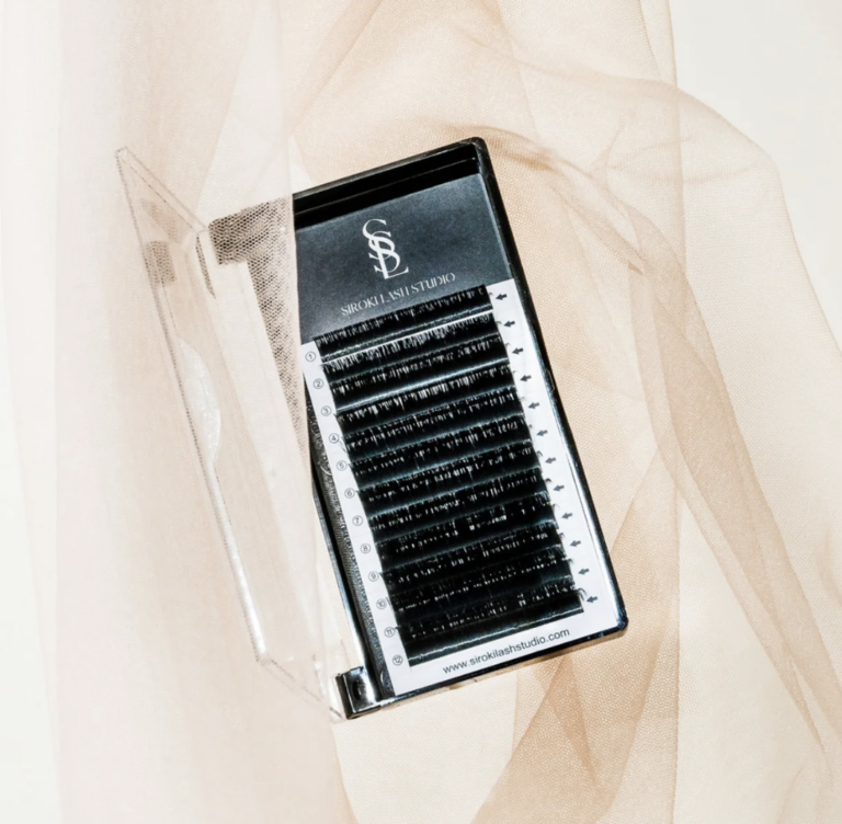 Lash Training: Pro-made vs. Pre-made Fans - Showit Blog
